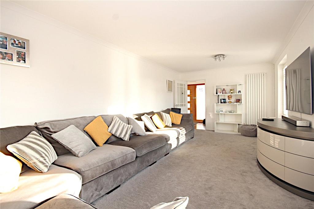 Wellcroft Close, Welwyn Garden City 4 bed end of terrace house - £500,000