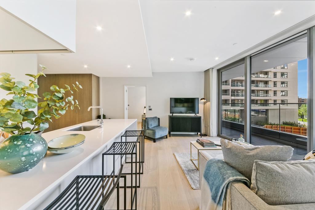 Water Street, London, E14 2 bed flat - £3,250 pcm (£750 pw)