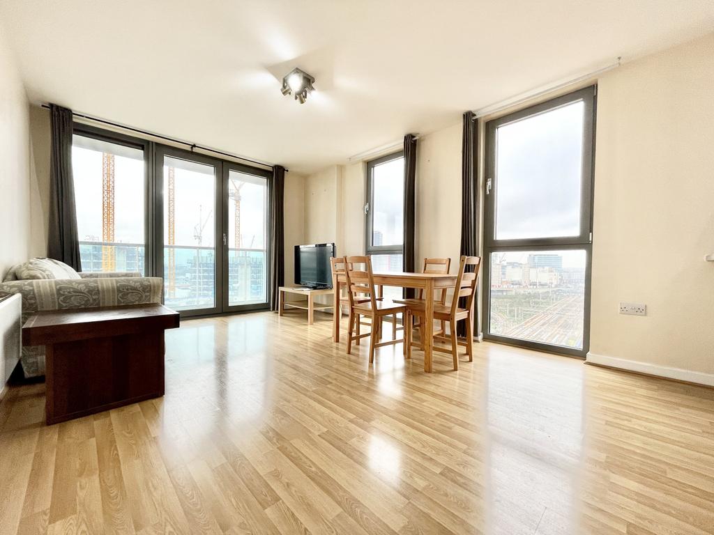 Icona Point, Stratford, E15 1 bed apartment - £1,350 pcm (£312 pw)
