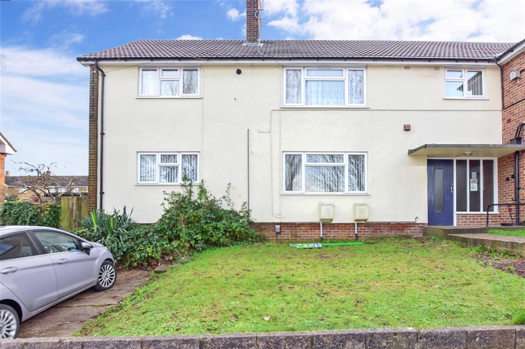 Arethusa Road, Rochester, Kent 2 bed flat - £175,000