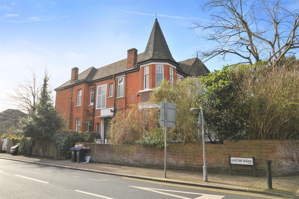 Mapesbury Road, London, NW2 2 bed apartment - £775,000