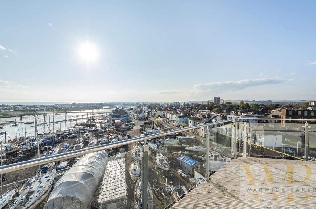 Mariner Point, Shoreham-By-Sea 2 bed flat - £450,000