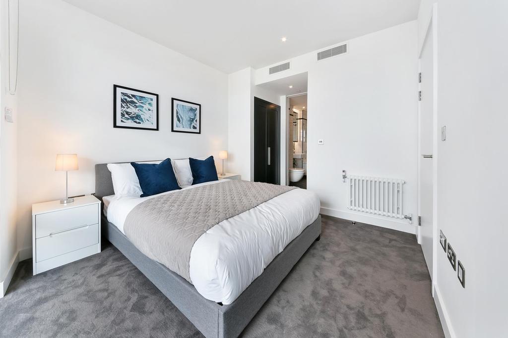 Bridgewater House, London City Island, London, E14 1 bed apartment - £ ...
