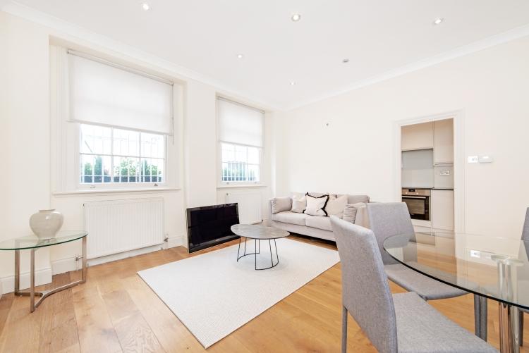 Chesham Place London SW1X 2 bed apartment - £2,470 pcm (£570 pw)