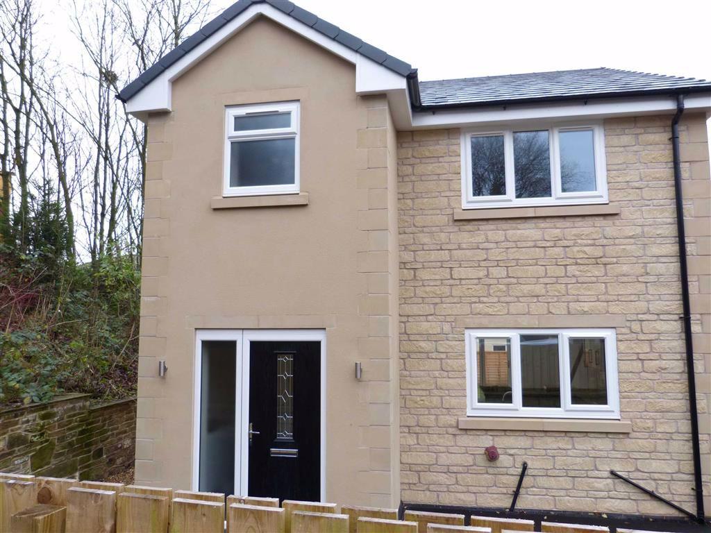 Dinting Lane, Glossop 3 bed detached house - £1,050 pcm (£242 pw)