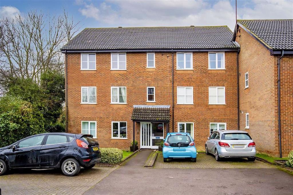 Sandridge Court, St Albans... 2 bed flat - £1,100 pcm (£254 pw)