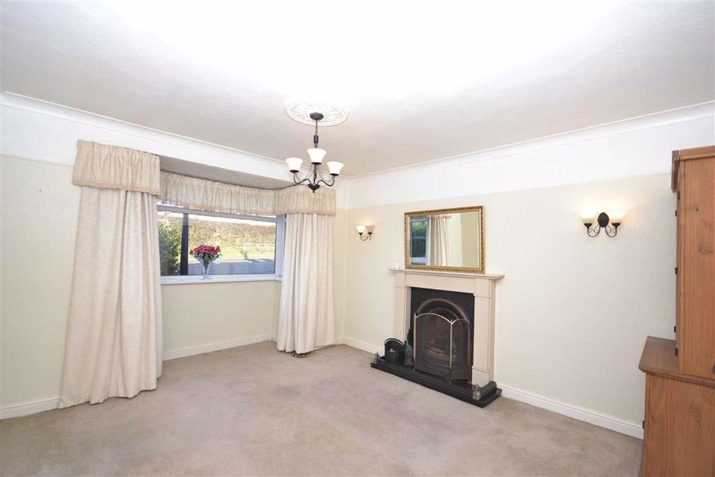 Selby Road, Garforth, Leeds, LS25 2 bed detached bungalow - £160,000