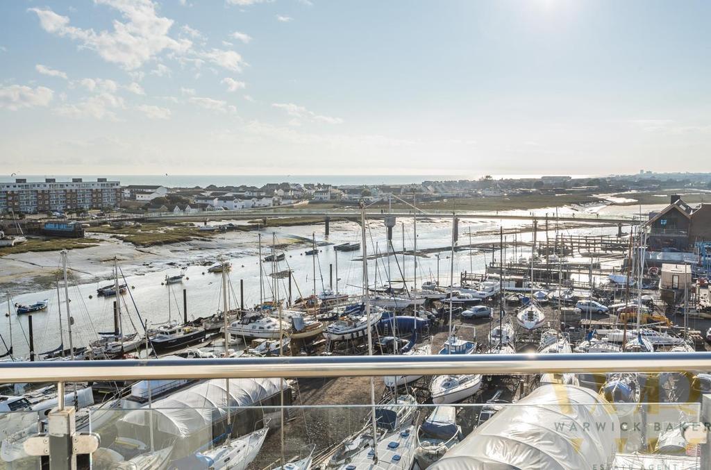 Mariner Point, Shoreham-By-Sea 2 bed flat - £345,000