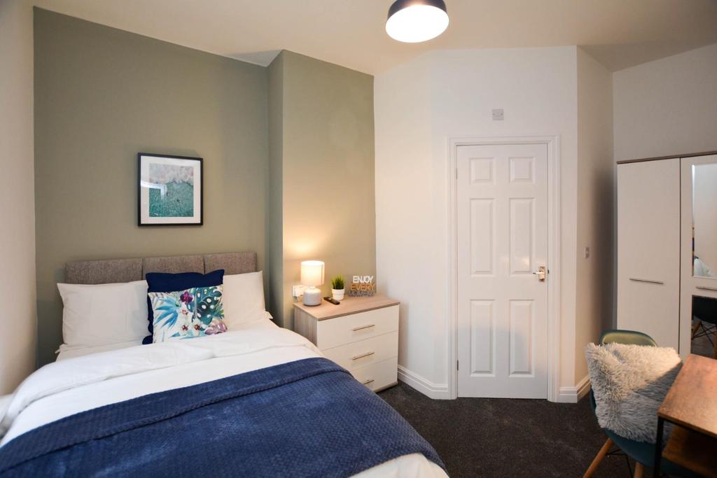 Spring Street, Wigan, WN1 3AX 1 bed in a house share - £368 pcm (£85 pw)