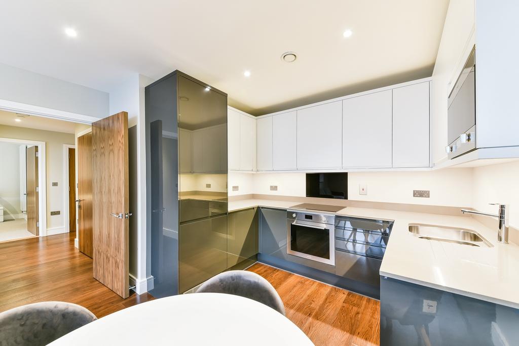 Samuelson House, Greenview Court... 2 bed apartment - £1,473 pcm (£340 pw)