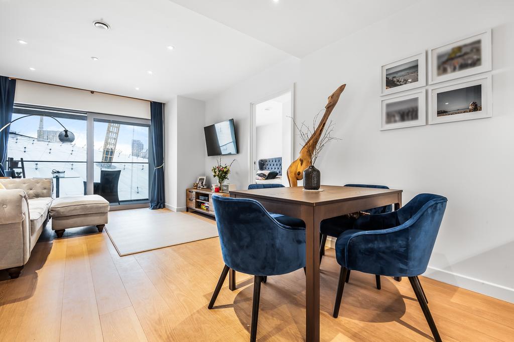 No.1 Upper Riverside, 18 Cutter Lane... 2 bed flat - £765,000