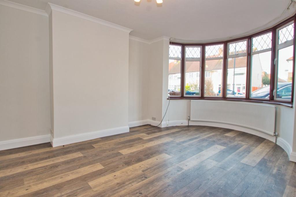 Moat Drive, Harrow 3 bed semi-detached house - £1,850 pcm (£427 pw)