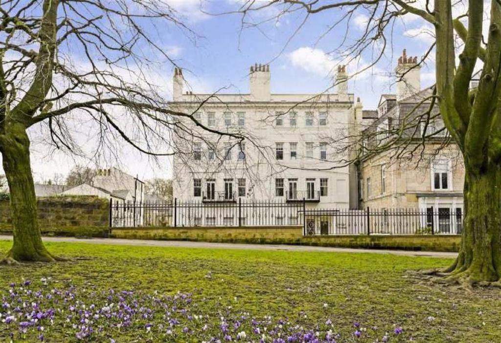 Stray Towers, Victoria Road... 3 bed apartment - £485,000