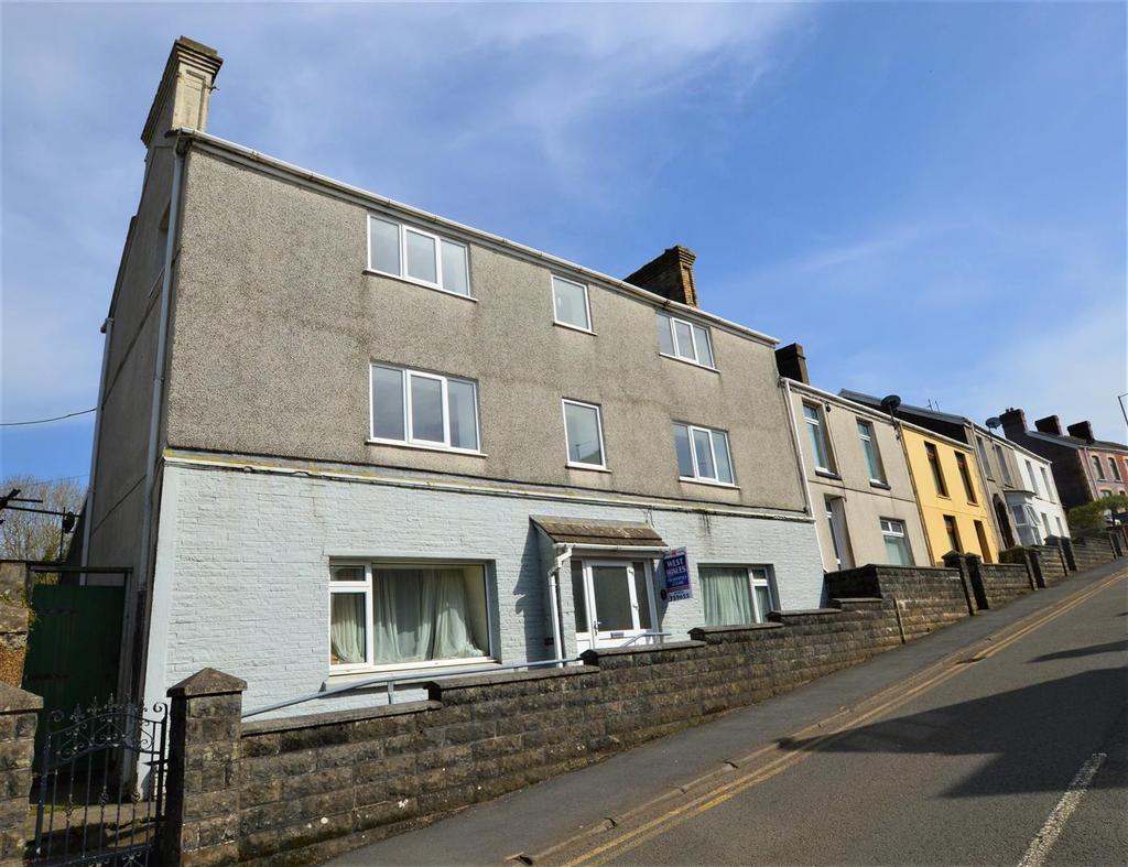 Causeway Street, Kidwelly 5 bed semi-detached house - £235,000