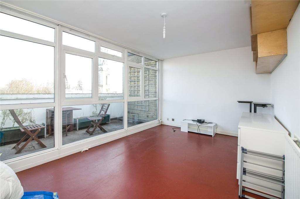 Brockmer House, Crowder Street... 2 bed flat - £1,250 pcm (£288 pw)