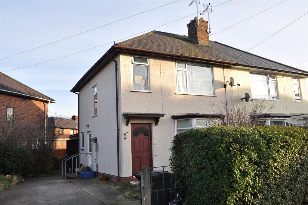 Victoria Road, Saltney, Chester, CH4 3 bed semi-detached house - £120,000