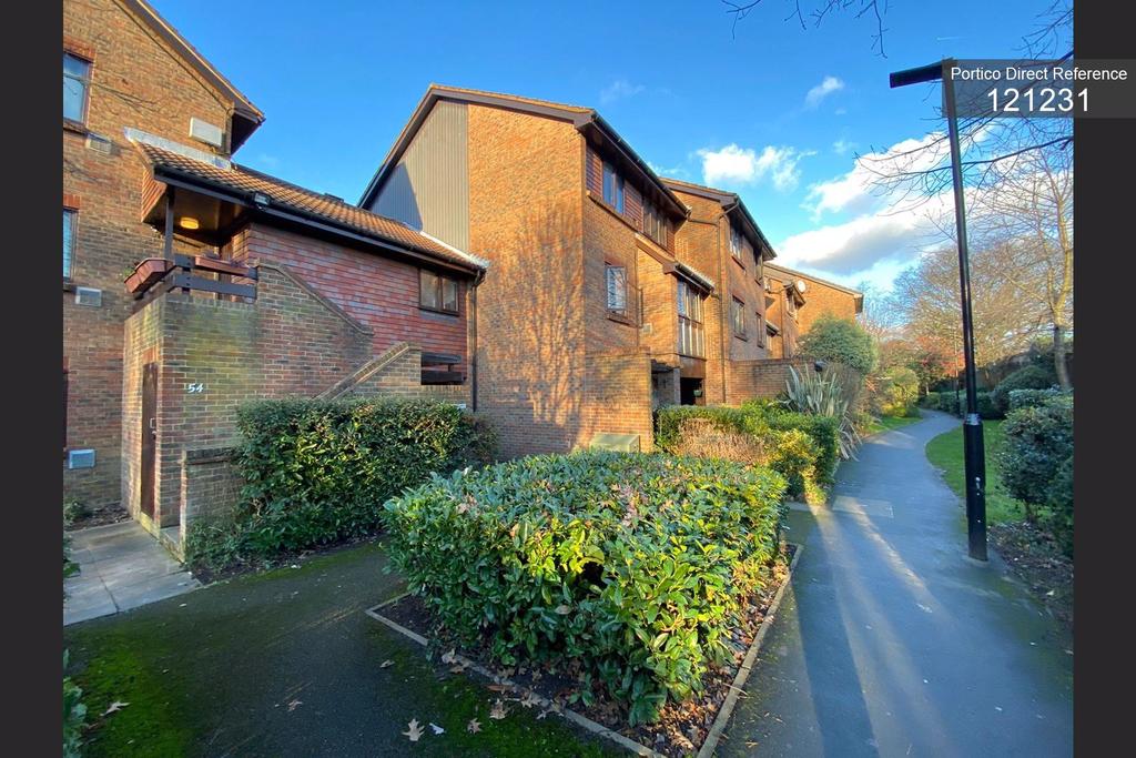 Braybourne Drive, Isleworth, TW7 Flat - £1,049 pcm (£242 pw)