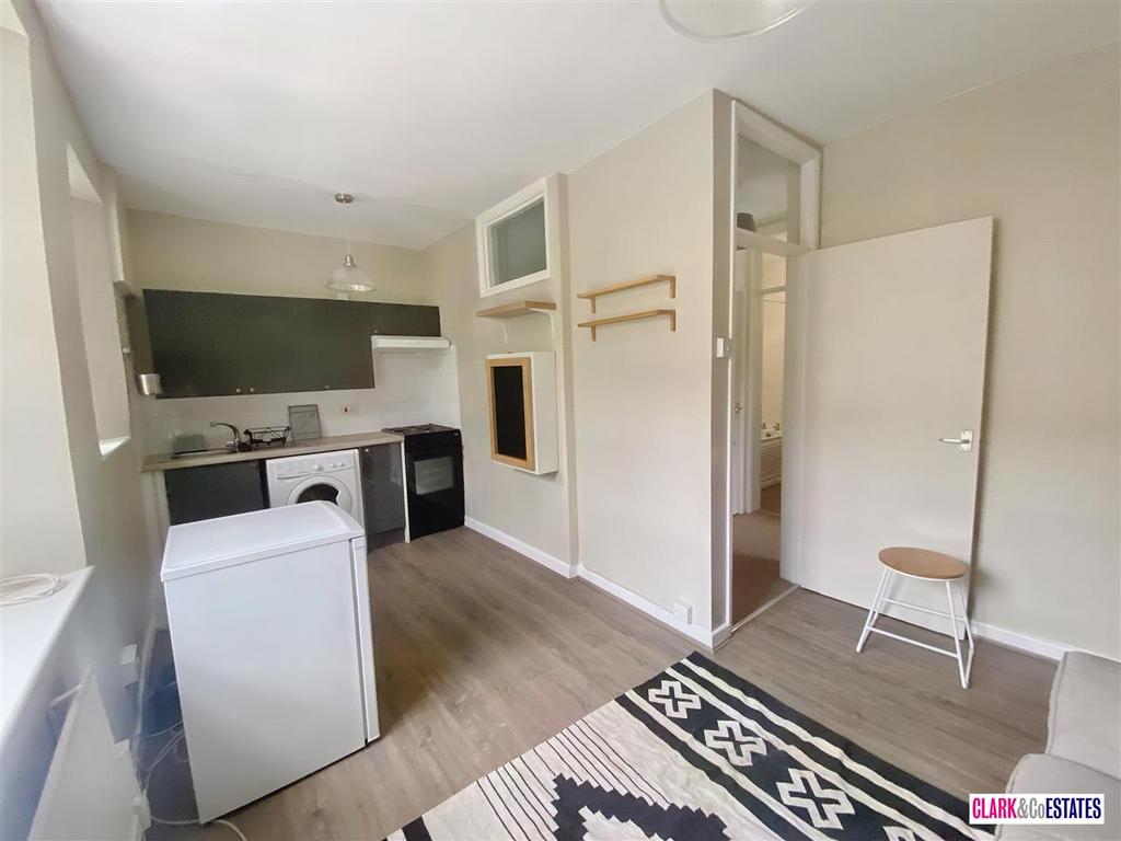 Friars Walk, Exeter 1 bed apartment - £155,000
