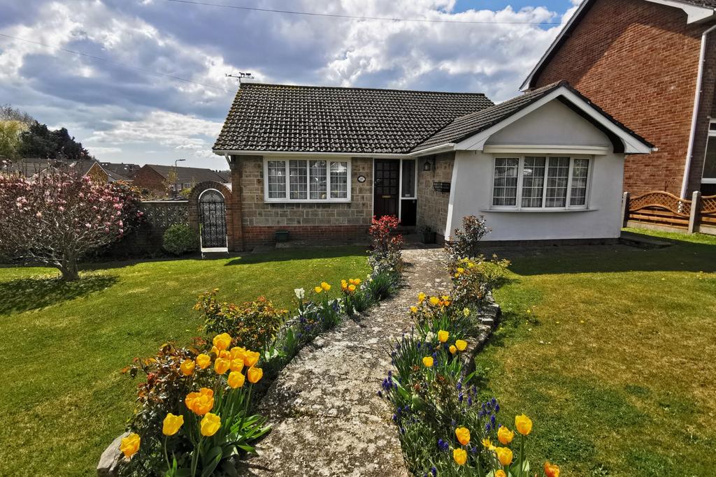 MILLER DRIVE, FAREHAM 3 bed detached bungalow - £389,950