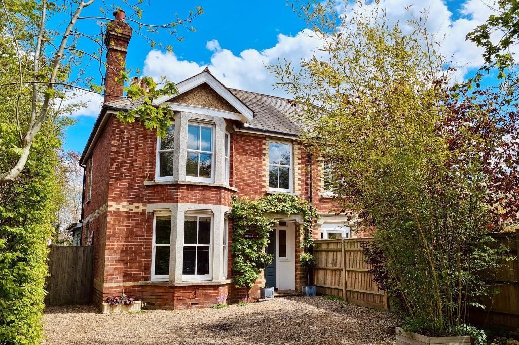 High Street, Staplehurst, Kent, TN12 0BJ 4 bed semi-detached house - £ ...