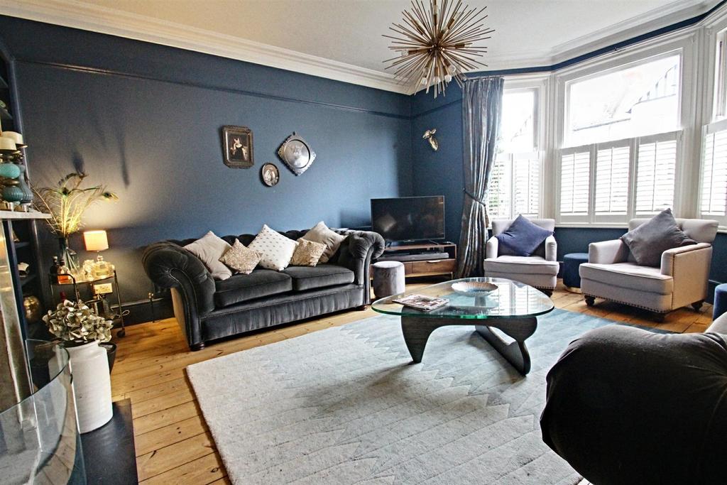Boxwell Road, Berkhamsted 5 bed semi-detached house - £1,250,000