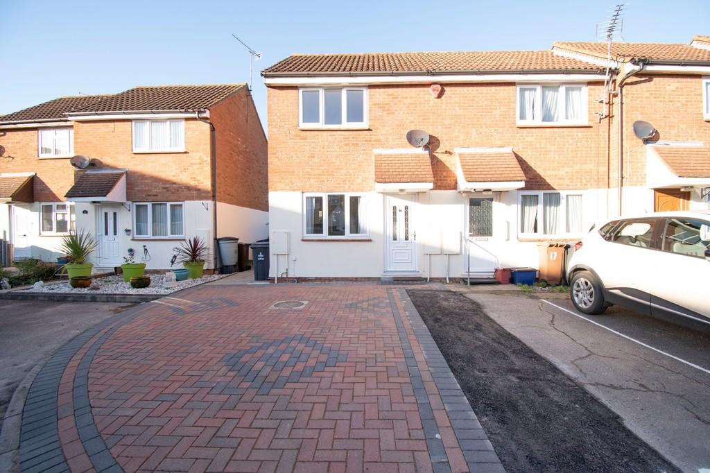Hedgerow Close, Stevenage 1 bed end of terrace house - £230,000