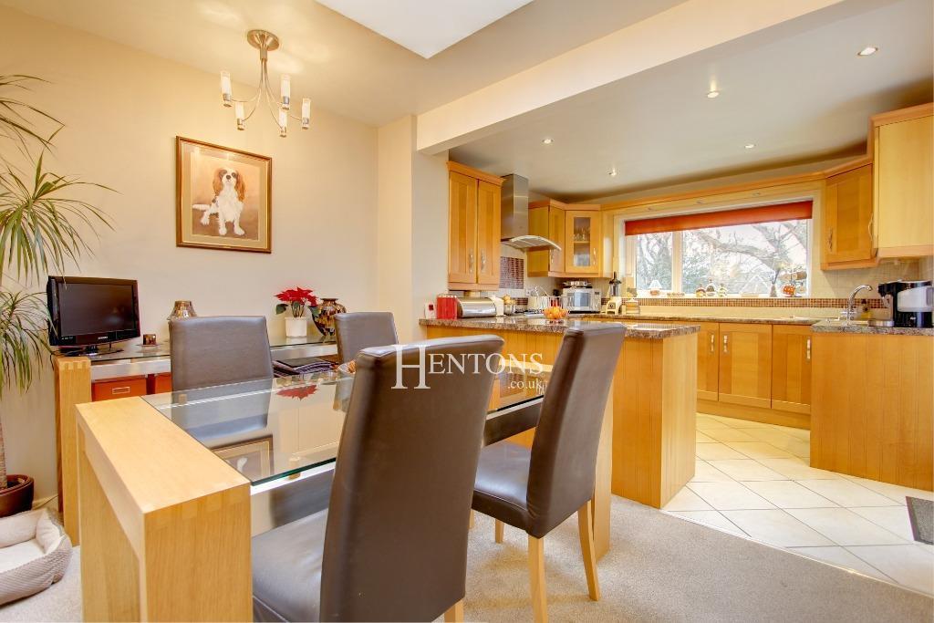 Carnegie Drive Lakeside, Cardiff 3 bed semi-detached bungalow - £395,000