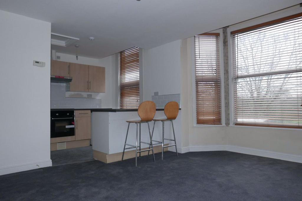 Flat 4 584 Beverley High Road, Hull, Hu6 7LH 1 bed flat - £460 pcm (£ ...