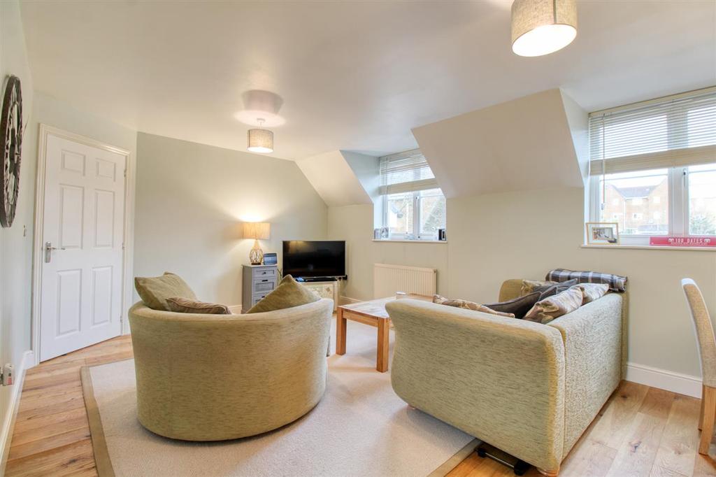 Hakewill Way, Colchester, CO4 2 bed property - £200,000