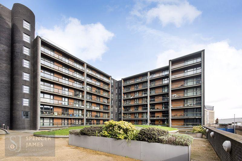 The Sphere, Hallsville Road, London, E16 2 bed apartment to rent - £ ...