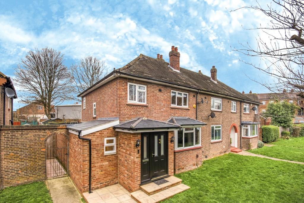 Kidbrooke Lane, Eltham SE9 3 bed end of terrace house - £575,000
