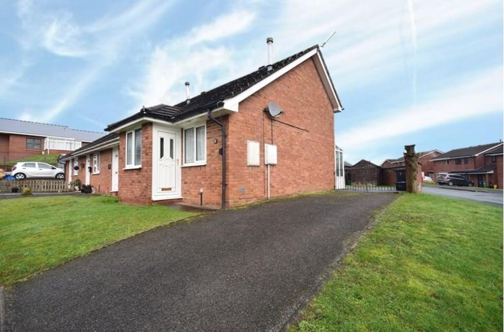 Blakemere Close, Whitchurch 1 bed terraced bungalow - £115,000