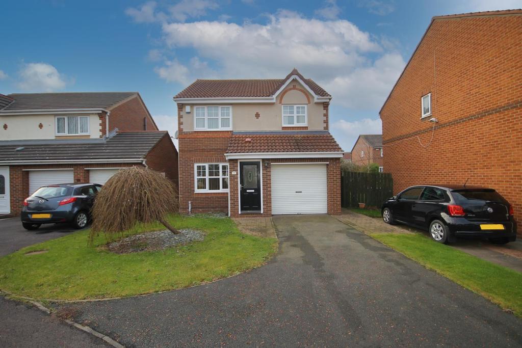 Fieldfare Road, Middle Warren... 3 bed detached house - £164,950