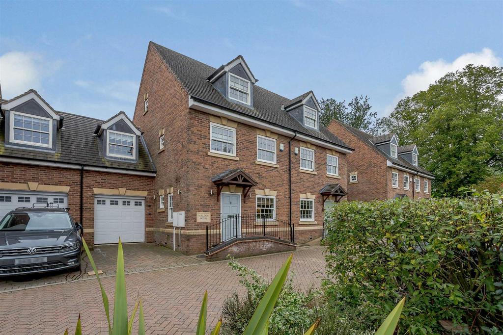 New Town Close, Kibworth 4 bed townhouse - £325,000