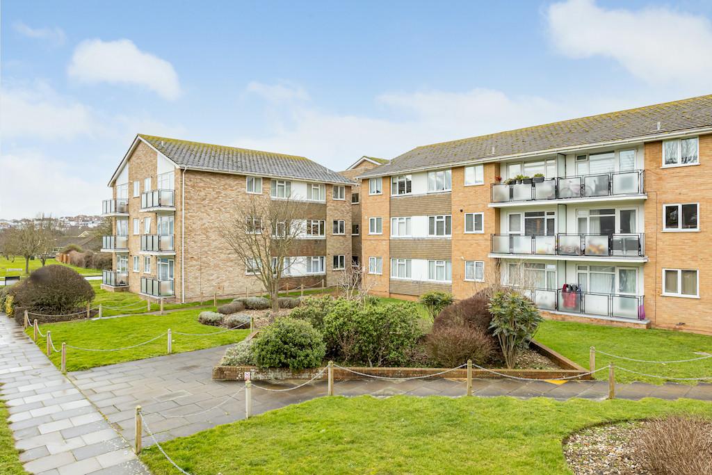 Lustrells Vale, Saltdean, Brighton... 2 bed apartment - £275,000