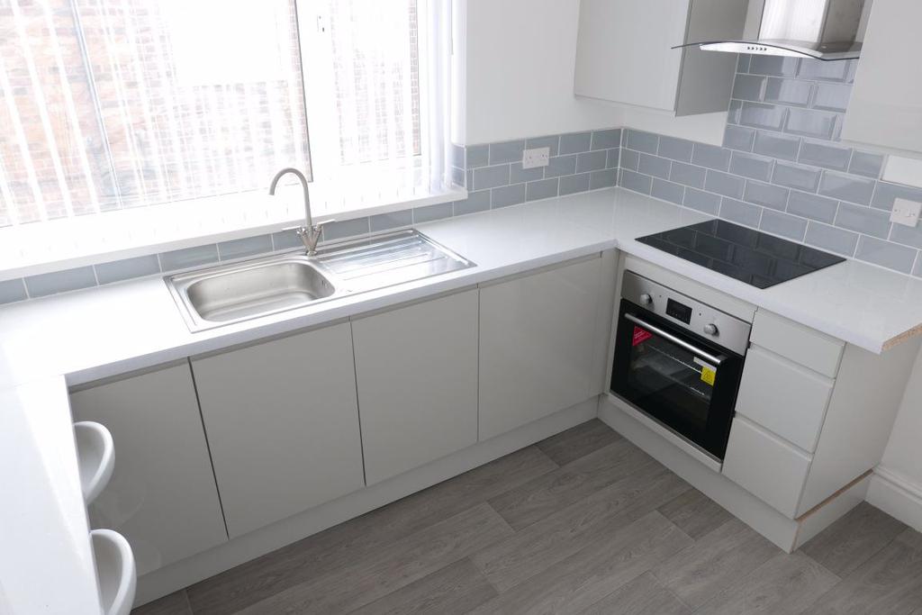 Flat 4, 15 Ash Grove, Beverley Road, Hull, HU5 1LT 1 bed flat - £400 ...