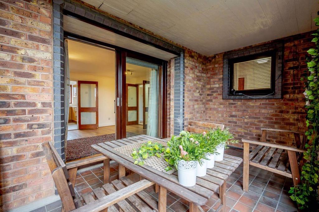 Luralda Wharf, Island Gardens 3 bed flat - £1,800 pcm (£415 pw)