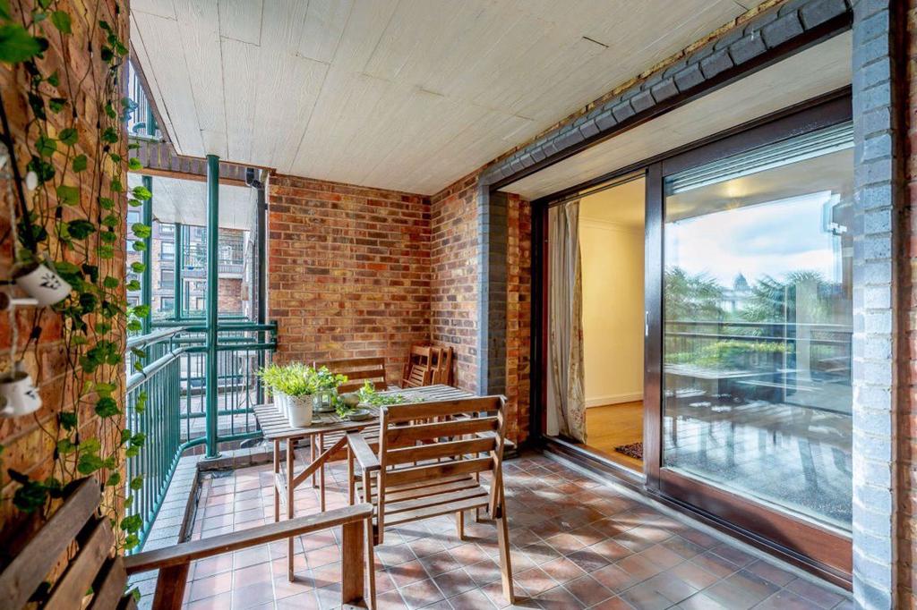 Luralda Wharf, Island Gardens 3 bed flat - £1,800 pcm (£415 pw)