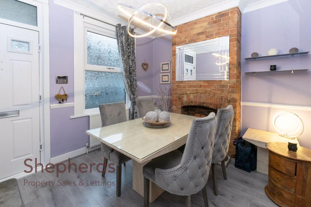 Cadmore Lane, Cheshunt, Hertfordshire 2 bed terraced house - £300,000
