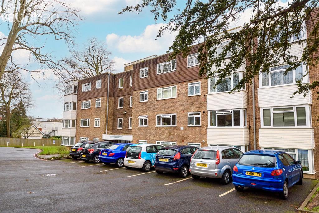 Kingsmere, London Road, Brighton, BN1 2 bed apartment - £260,000