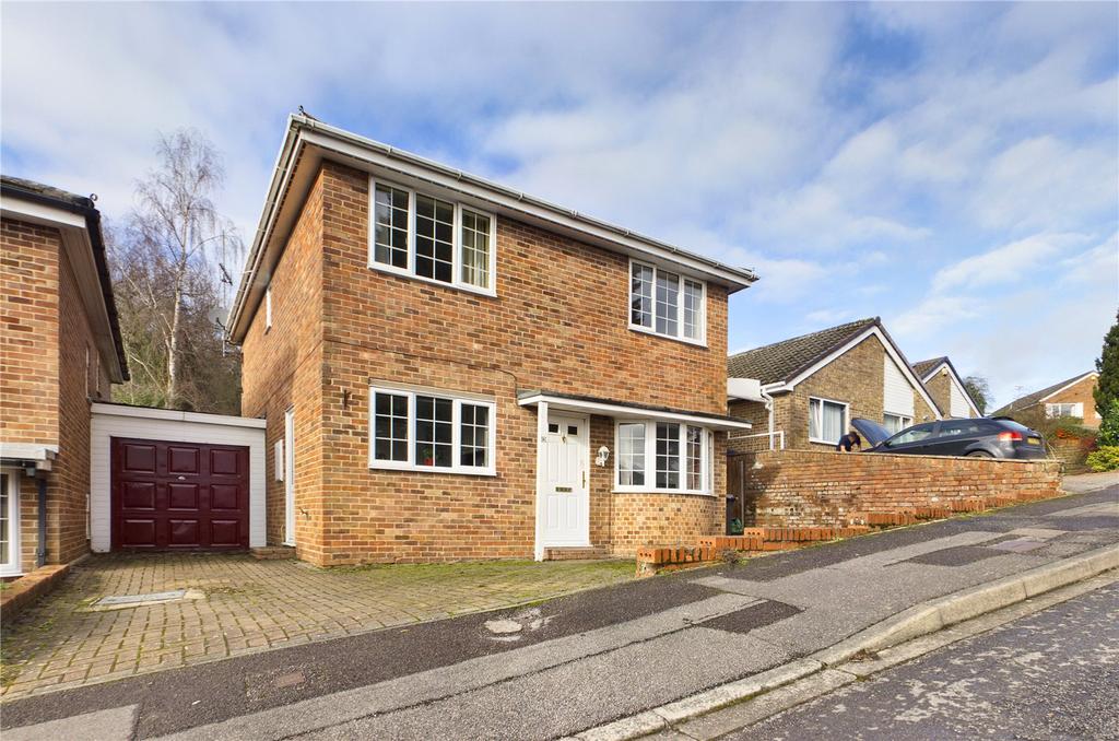 Bay Tree Rise, Calcot, Reading, RG31 4 bed detached house - £435,000