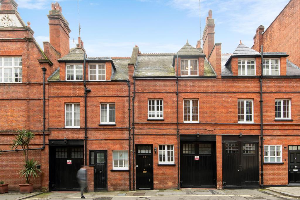 3-5 Mount Row, Mayfair, London, W1K 2 bed flat - £1,850,000