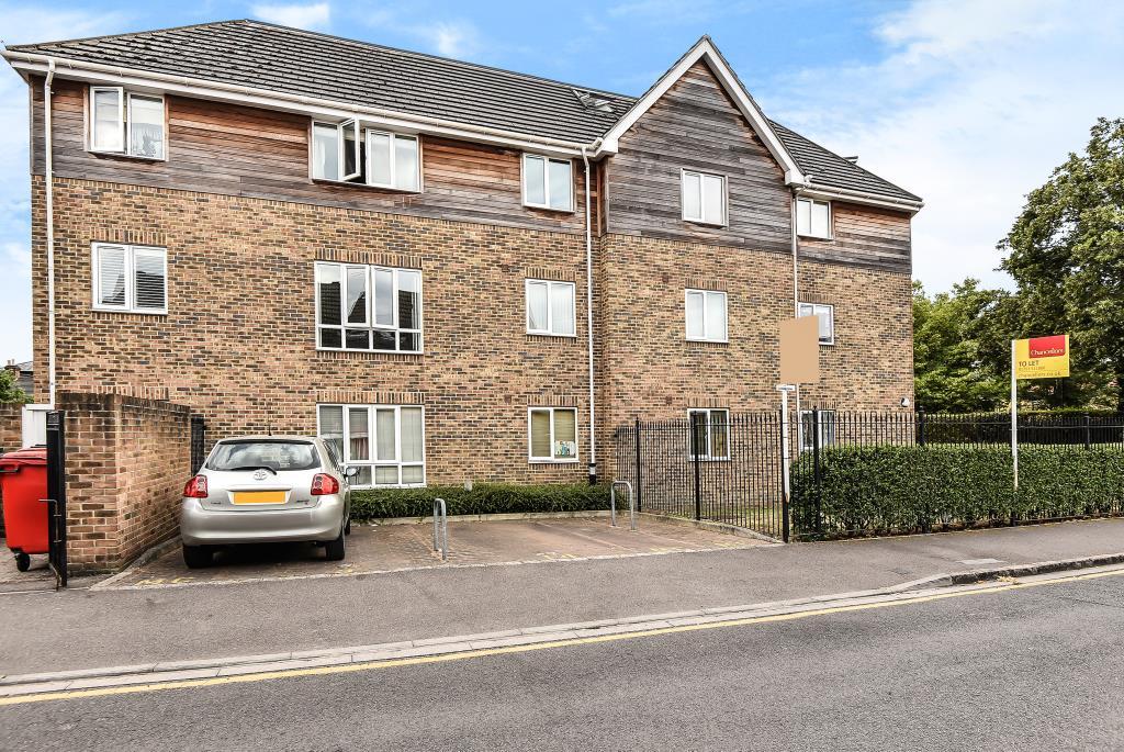 Slough, Berkshire, SL1 2 bed apartment - £1,250 pcm (£288 pw)