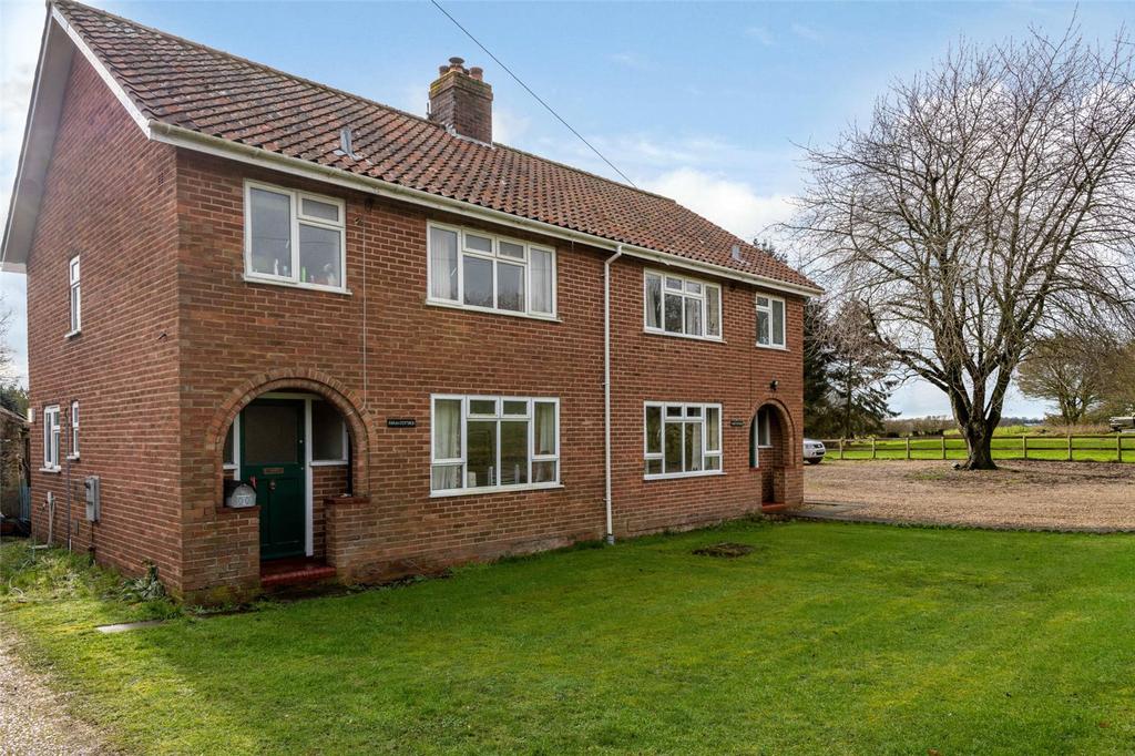 Bylaugh, Dereham, Norfolk, NR20 3 bed semi-detached house - £200,000