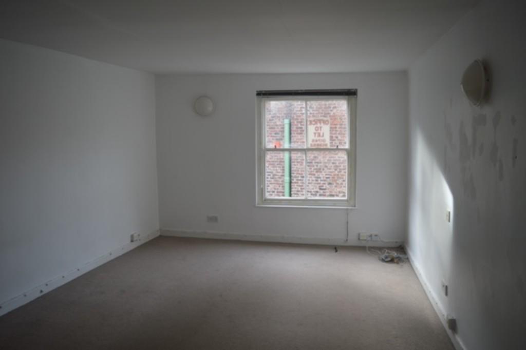 Hall Square, Denbigh, LL16 3NU Property - £200 pcm (£46 pw)