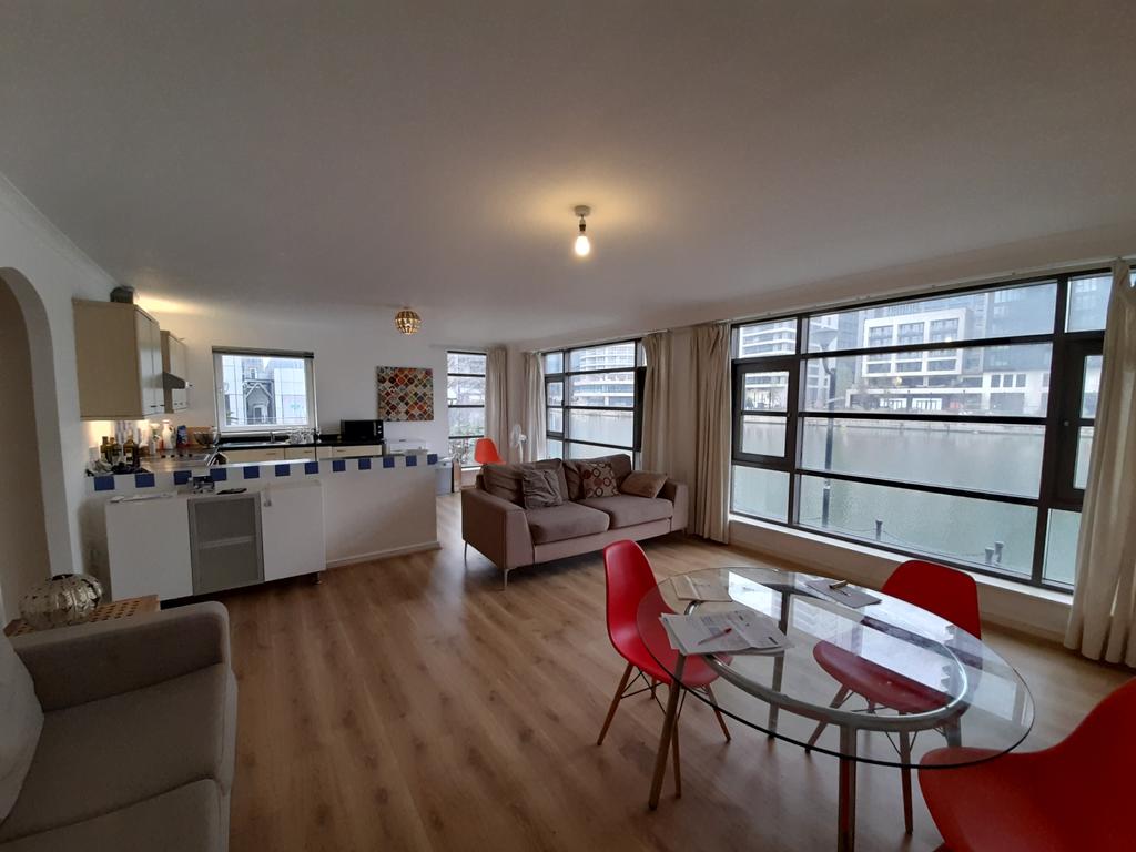 Meridian Place, E14 2 bed flat - £1,700 pcm (£392 pw)