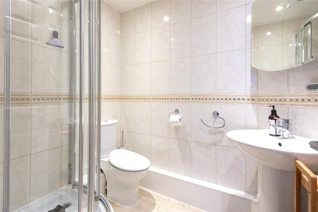 Meridian Place, E14 2 bed flat - £1,800 pcm (£415 pw)