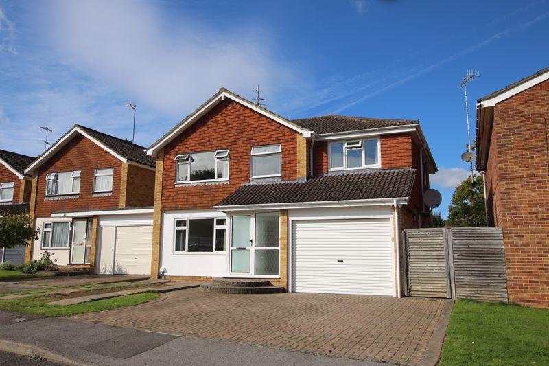 Waverleigh Road, Cranleigh 5 bed detached house - £630,000