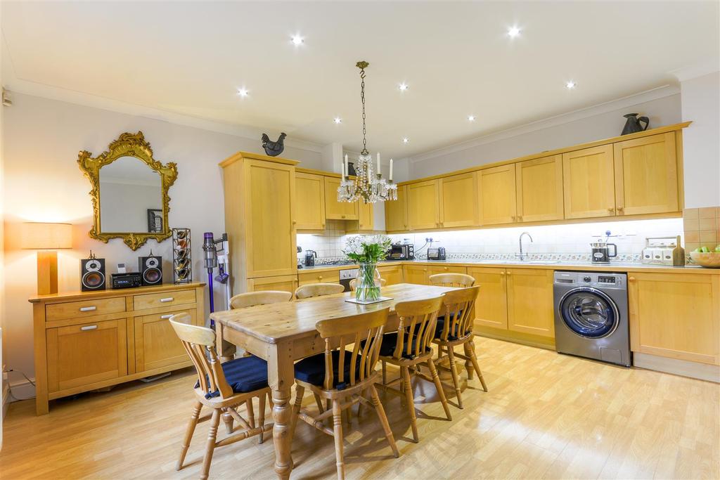 Frederick Thatcher Place, Battle 2 bed terraced house - £340,000