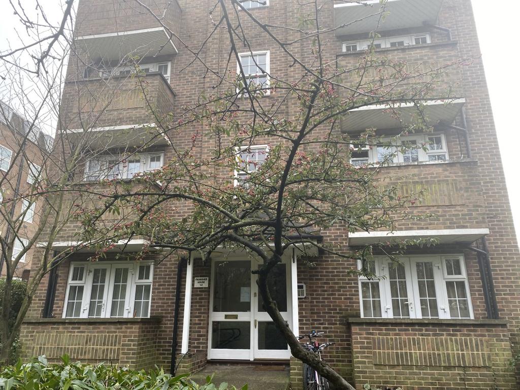 Frobisher House, 2 bed flat - £1,600 pcm (£369 pw)